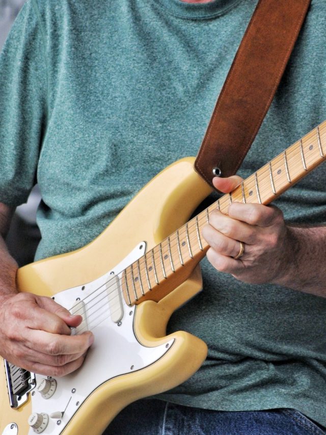 7 Classic Rockers Who Play a Fender Strat | Great Oldies